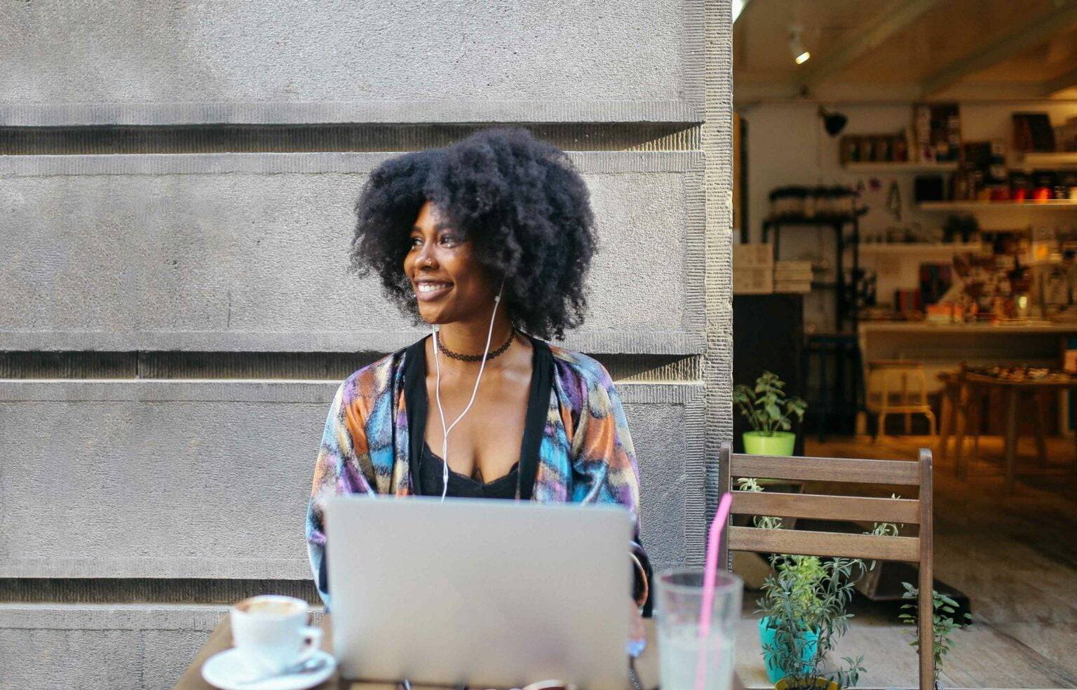 Nomadic Life vs. Settled Life - A Quick Comparison