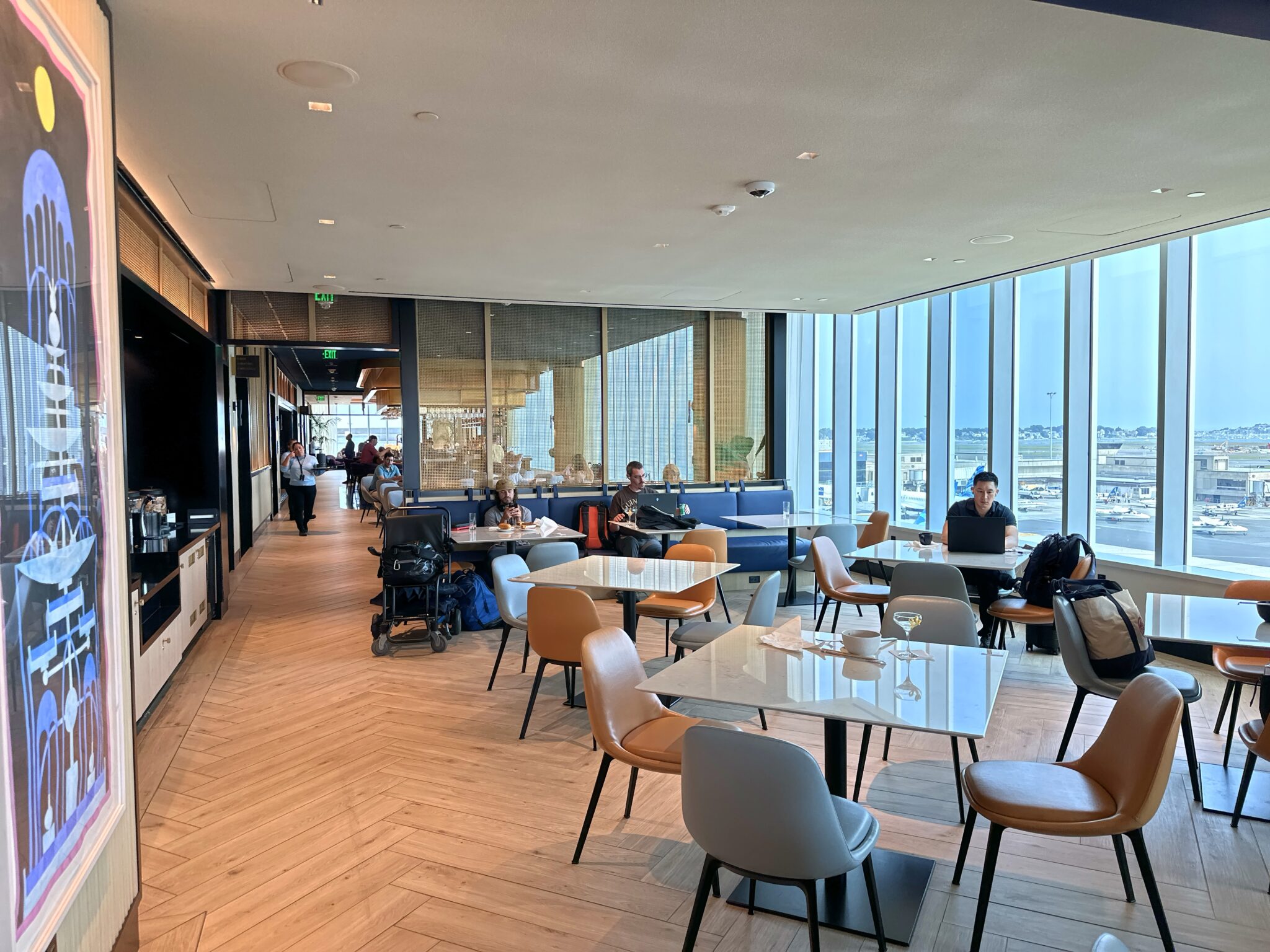 Boston Sapphire Lounge: Chase's Debut Airport Retreat