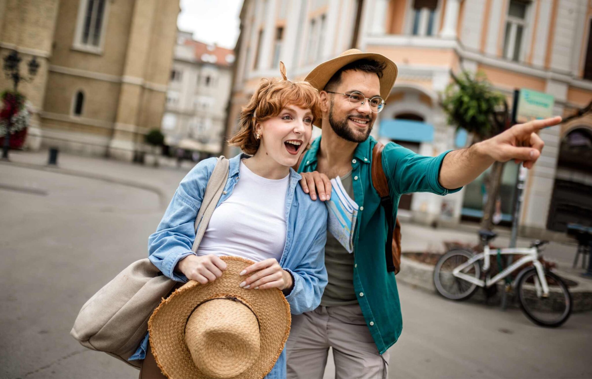 Couple Exploring Europe - Relo